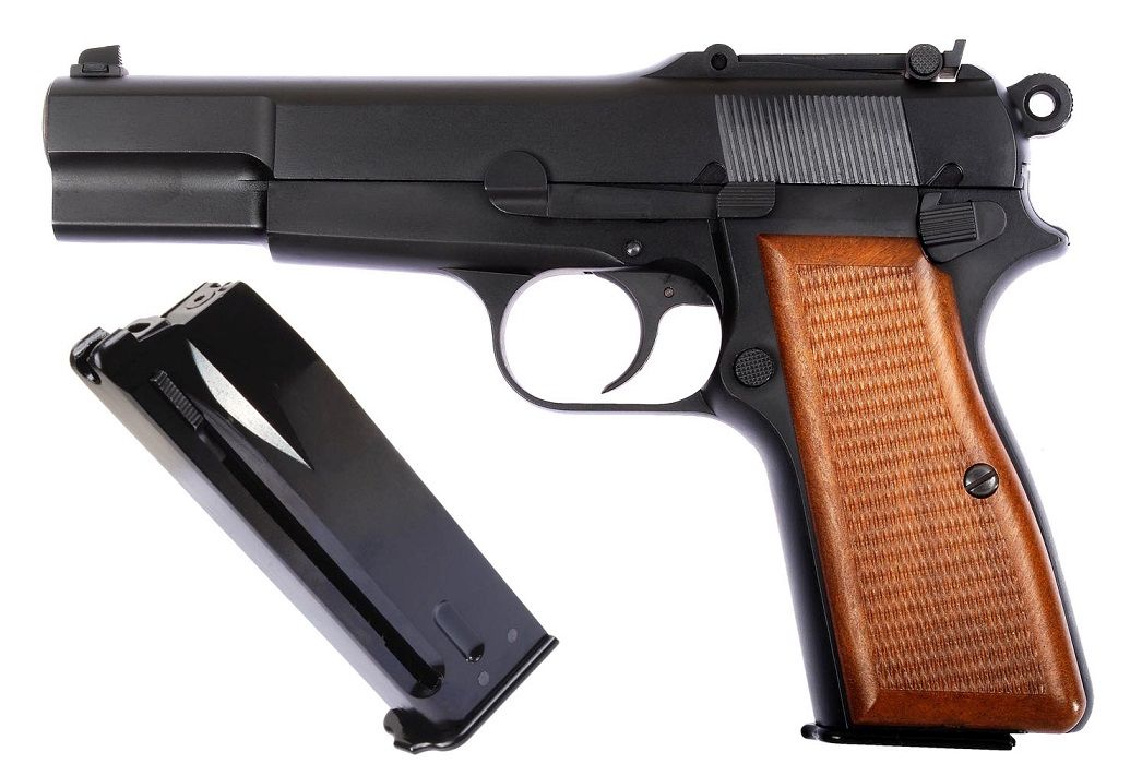 Browning Hi-Power - Airsoft Club
